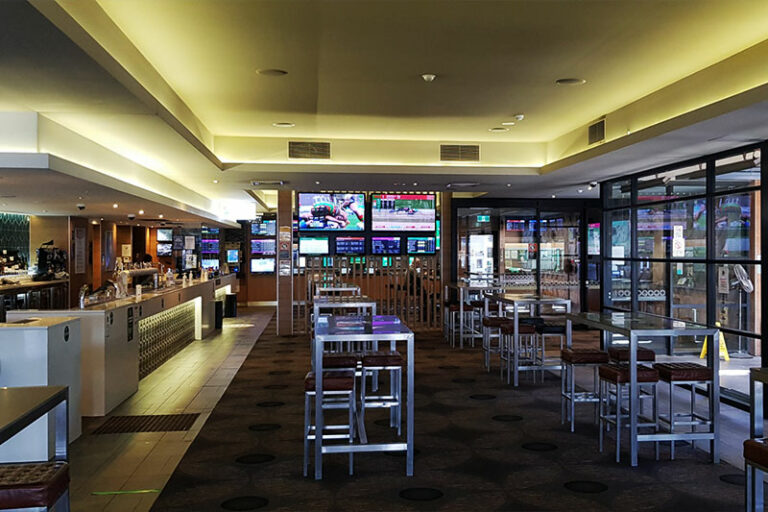 Home - Coolibah Hotel